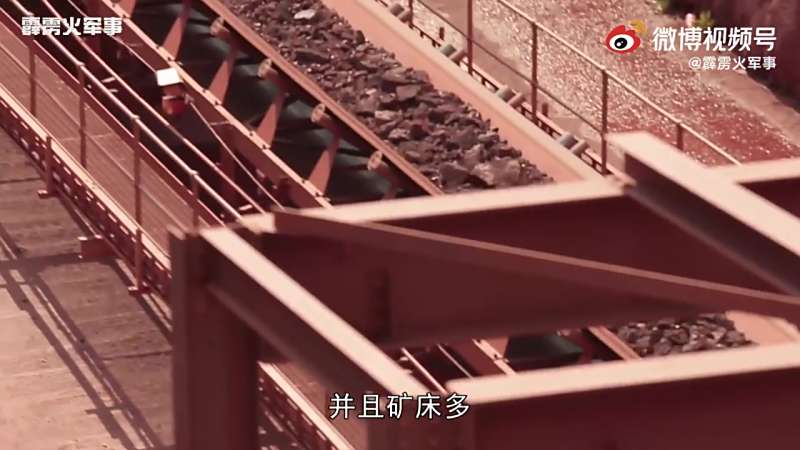 【比稀土更加珍贵难得?美国严重依赖进口,中国产储量全球遥遥领先】去年,中国用稀土反击美国的贸易制裁,直接让美国科技型企业损失惨重,如今中国的又一资源又火了,它难道比稀土更加珍贵难得,就连美国都